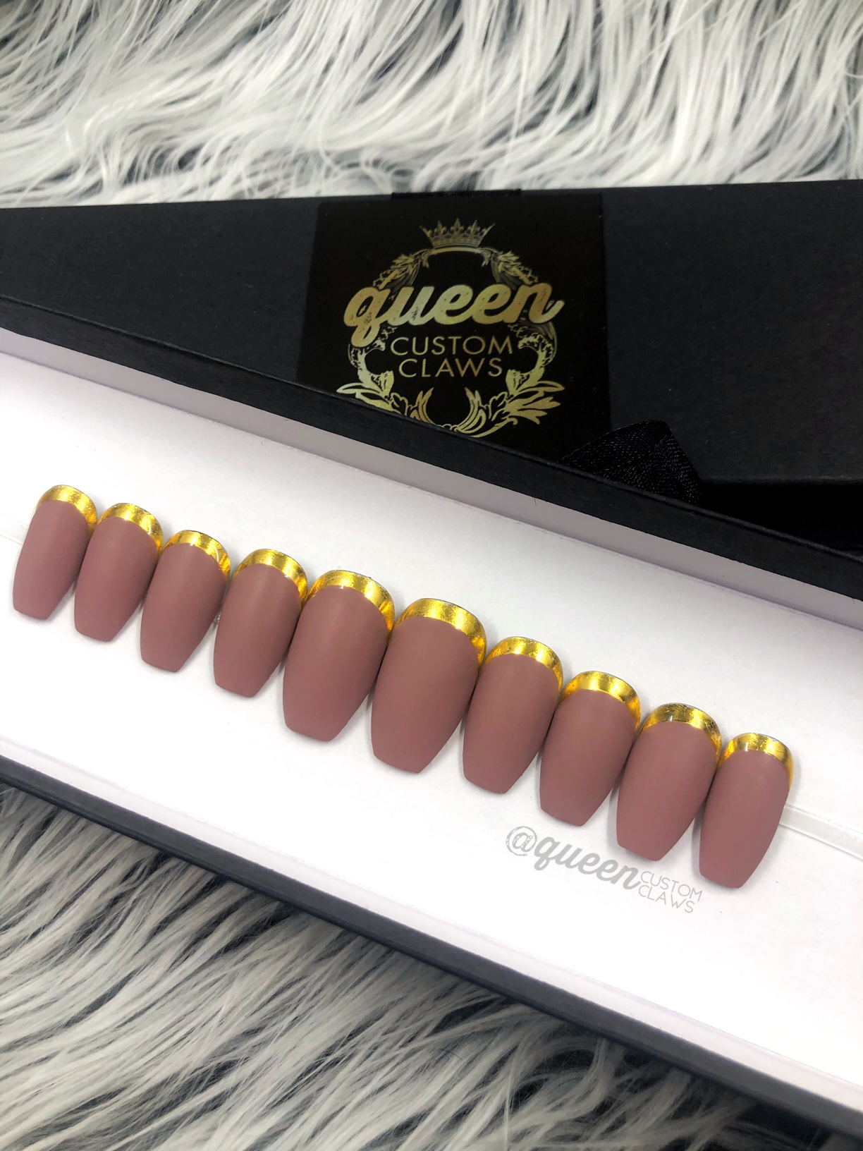 Gold Cuffed Cuticle- Neutral press-on nail – Queen Custom Claws