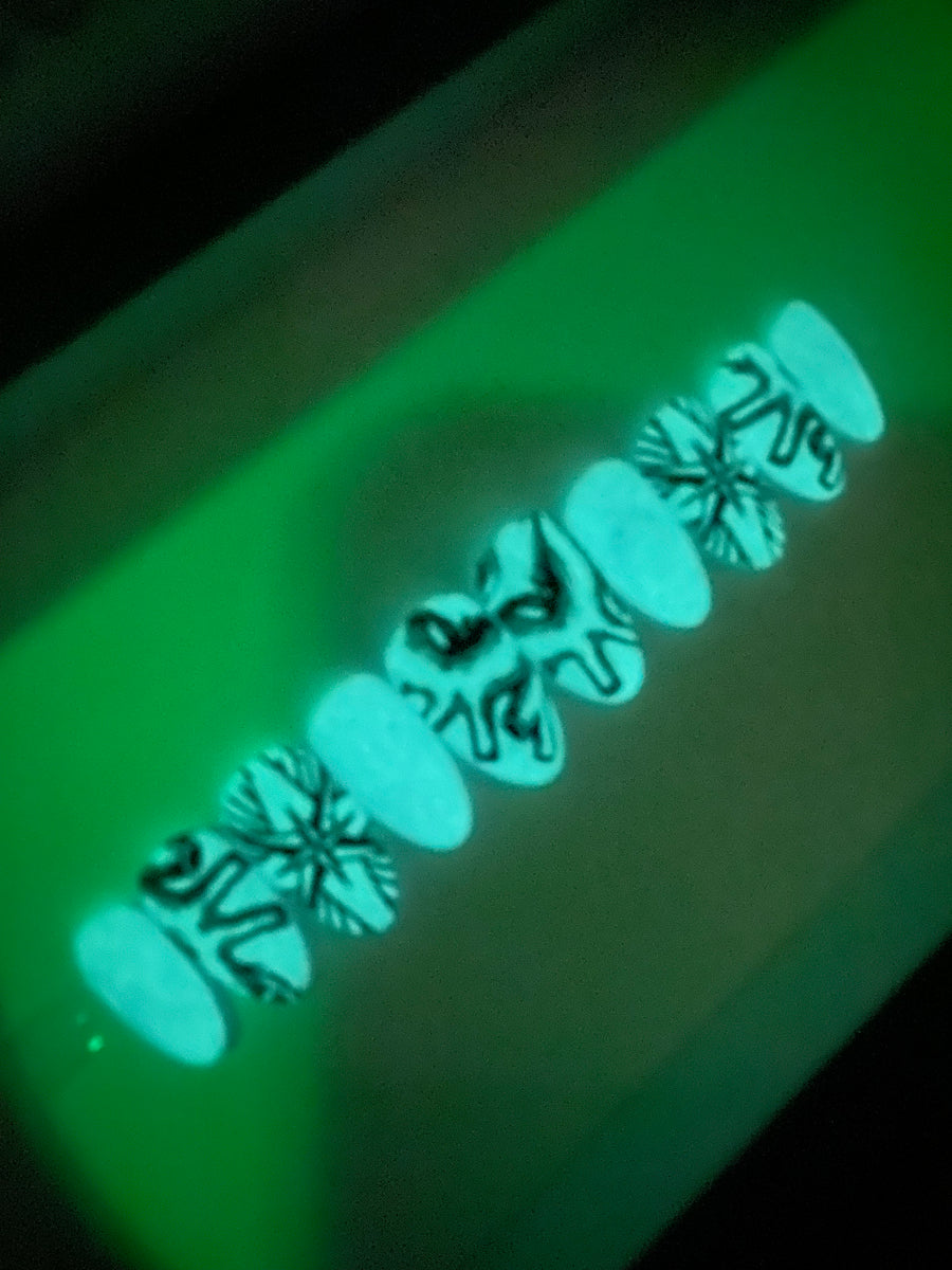 Ready2Ship- Glowing Heart Valves – Queen Custom Claws