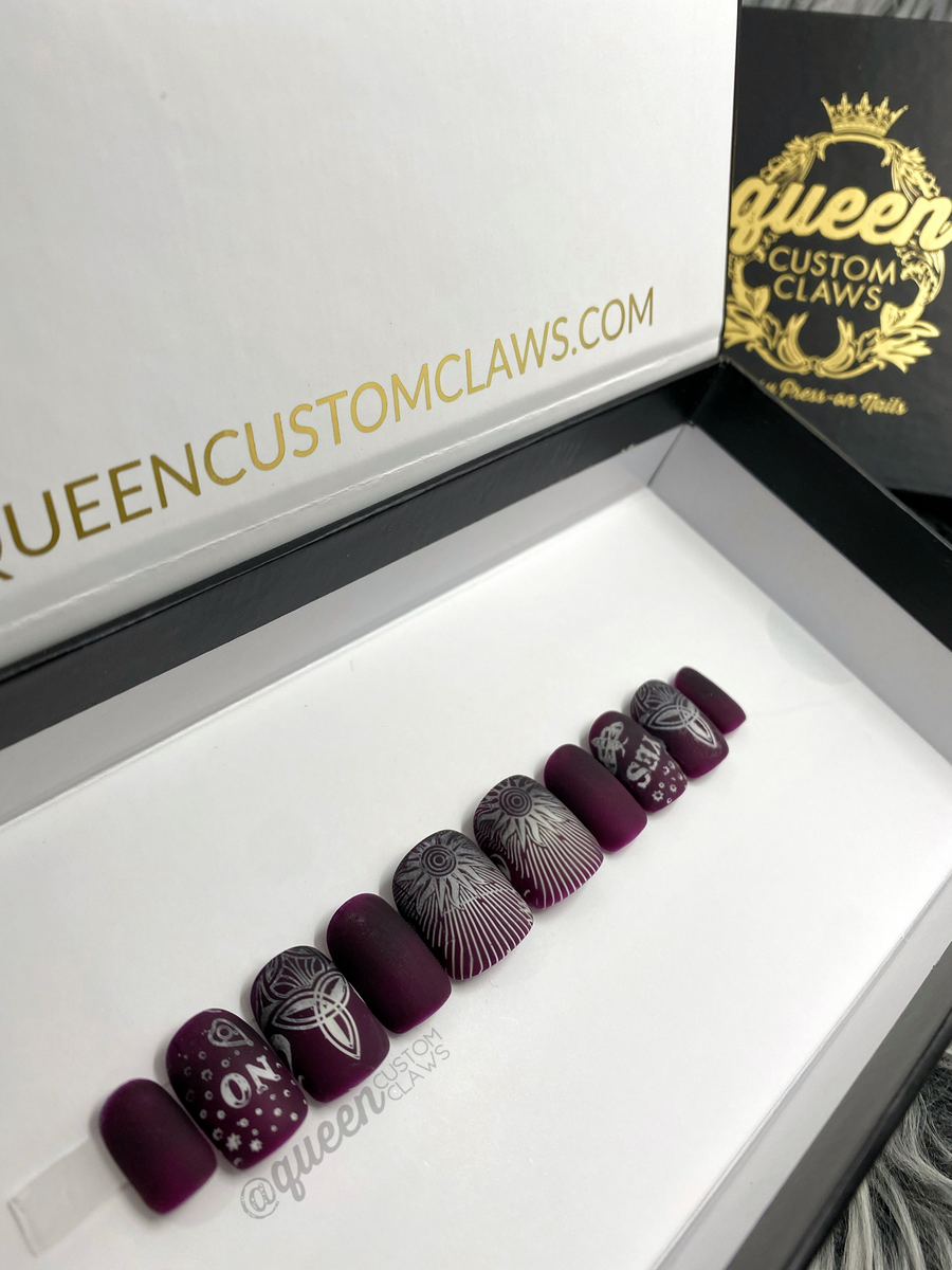Paranormal – Queen Custom Claws